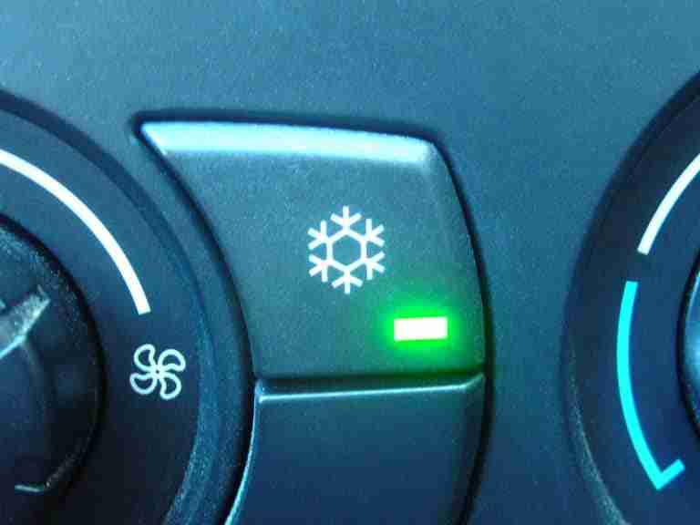 7 Tips For Keeping Your Car Cool When Your Air Conditioning Breaks
